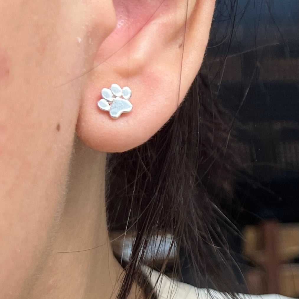 Aretes Patitas de Perro 🐾 – Nicola Joyeria